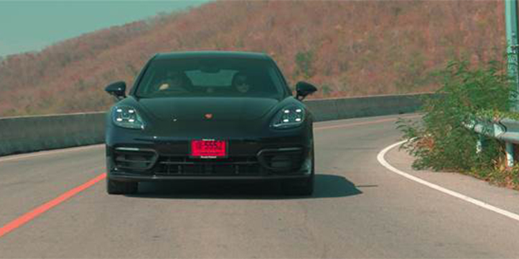Panamera 4 E-Hybrid Executive พาดิม Tattoo Colour สู่เส้นทางของความรัก ...